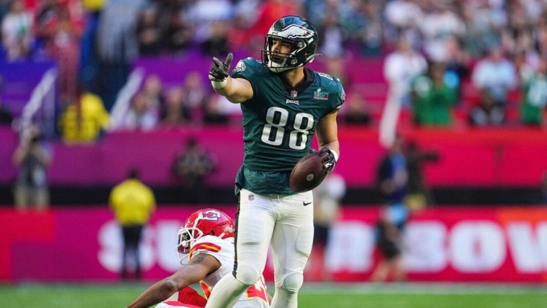 Dallas Goedert Restructures Eagles Deal, Stays for 2025