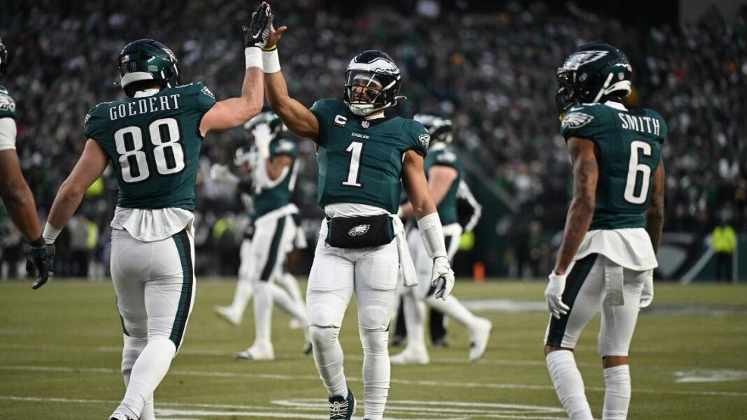 Dallas Goedert Commits to Eagles, Supports Tush Push