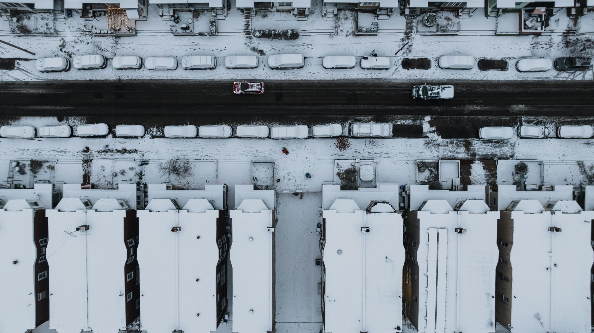 Philadelphia Sees Heaviest Snowfall in Decade as Ice Lingers